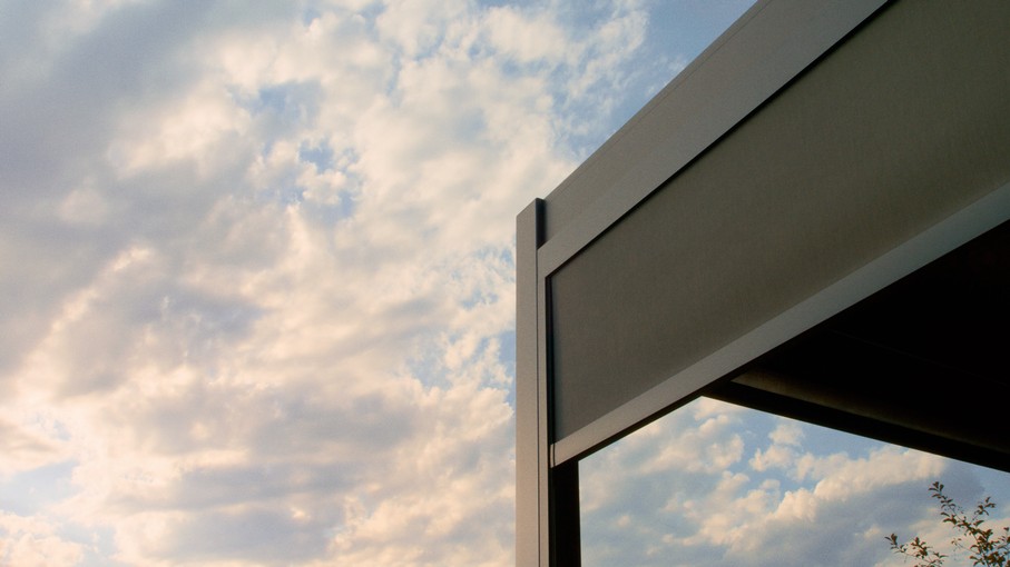 Windvaste screens voor overkapping | Somfy oplossingen